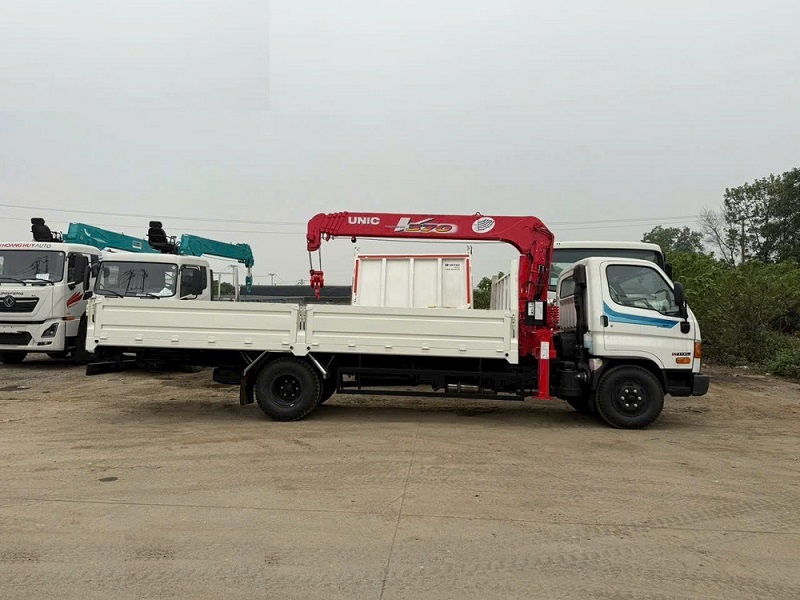 Hyundai Mighty W11XL Gắn Cẩu 3 Tấn Unic URV340 | Giá Xe Tải Mới Nhất